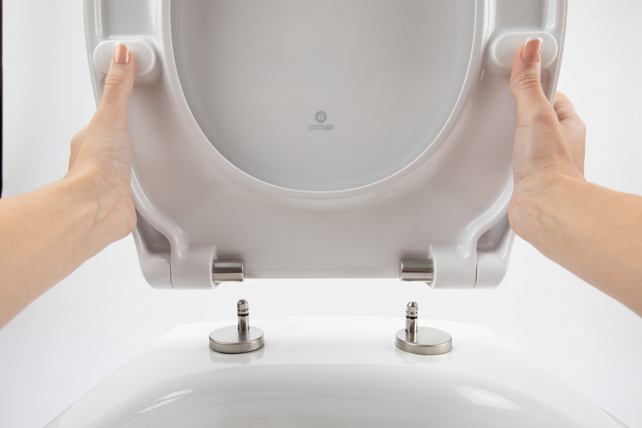 How to Clean a Toilet Seat | COMSAN